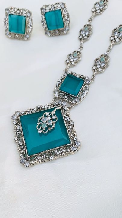 New Stylish Stone Maala Necklace Set with Stud Earrings for Girls Party ...