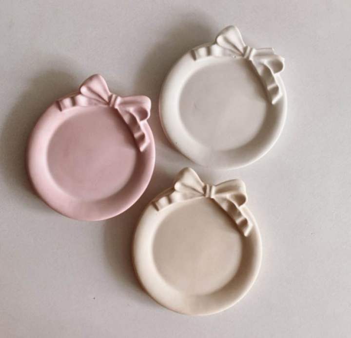 Bow tray , trinket tray , concrete tray, jewellery tray. Pair of 2 bow ...