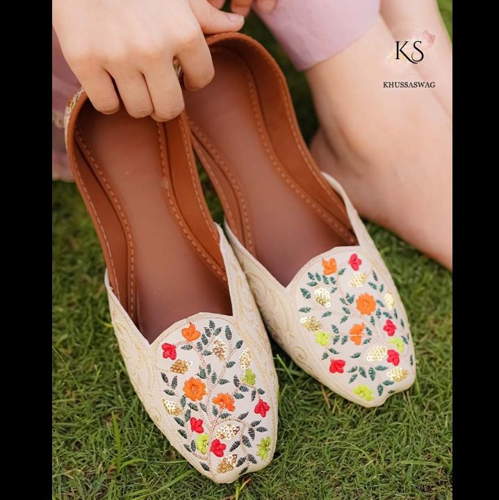 Traditional Multicolor Khussa Design for Women Zarri Khussa Multani ...