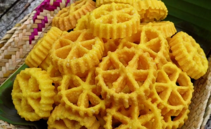 KOKIS 25 pieces Sri Lankan Traditional Awurudhu Sweet | Daraz.lk