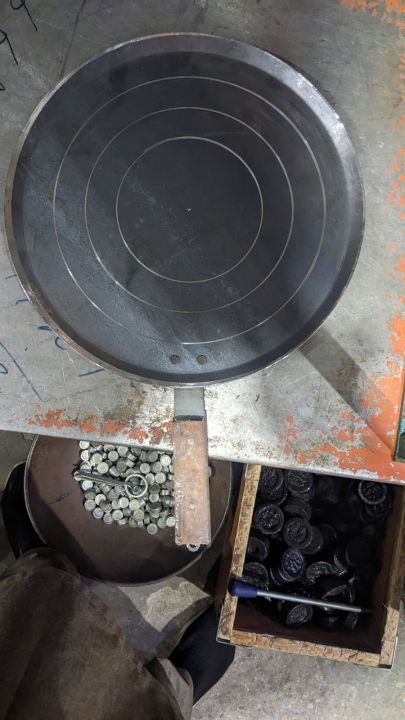 hot plate tawa made with pure iron 15 inch | Daraz.pk