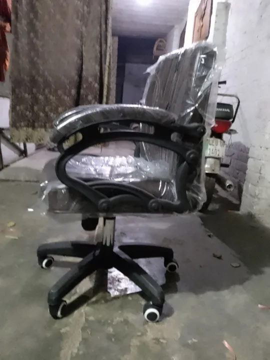 Office revolving chair | computer chair | study chair | Daraz.pk