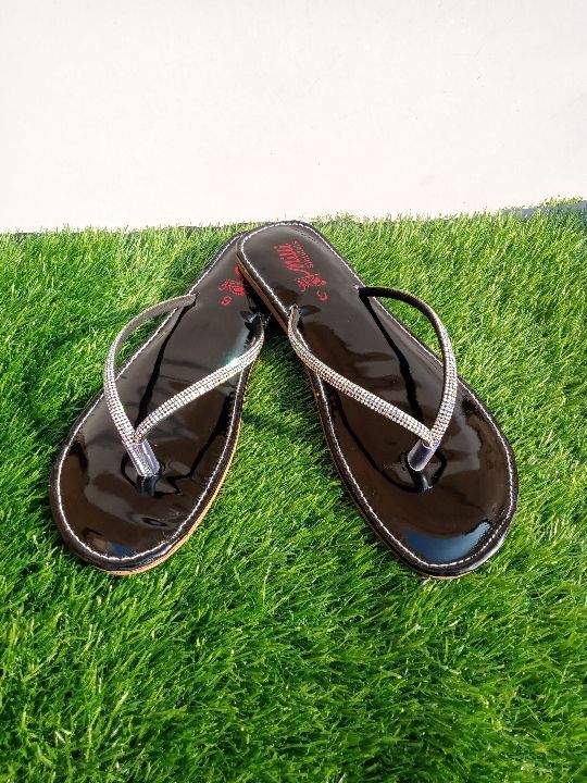 New Chappal for girls and women | Daraz.pk