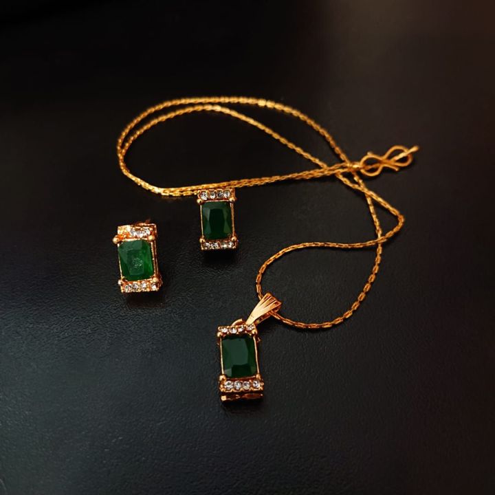 Womens Golden Polish Green Color Locket Sett - Beautiful Design Green ...