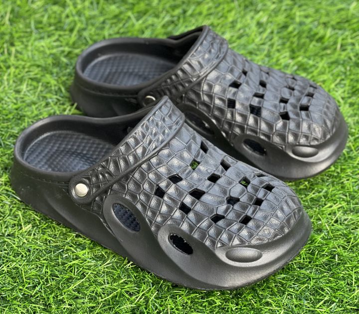 New Clogs Slip-on Closed Toe Cap Hole Soft Sole EVA Walking Crocs ...