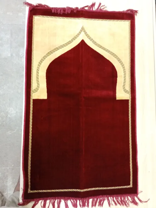 Plain Velvet Prayer Mats For Daily Uses Best Quality Of Velvet Fabric ...