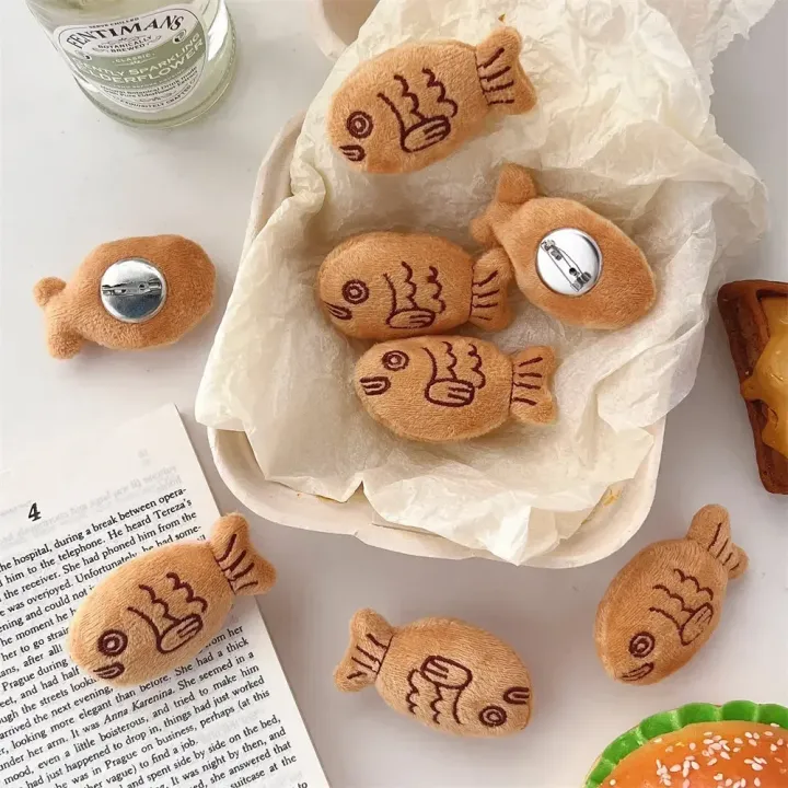 Ins Cartoon Cute Taiyaki Brooch Plush Fish Brooch Backpack Sweater ...