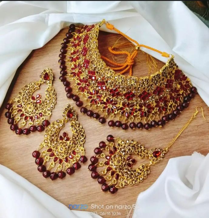 Traditional Wedding/Party Bridal Choker Necklace Earrings And Tikli ...
