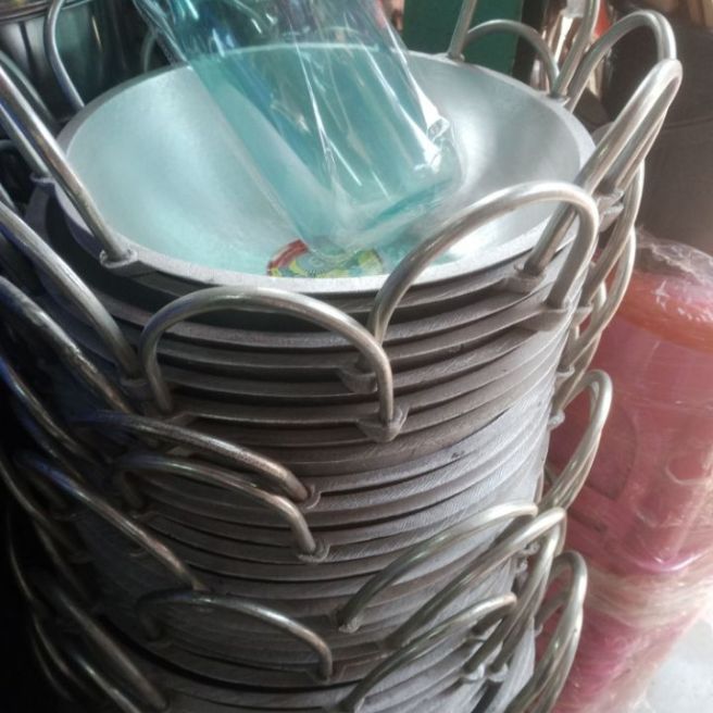 Frying pan is a zinc frying pan for cooking fish, meat and vegetables ...
