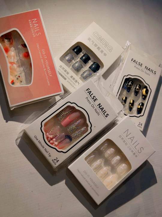 Press on nails very beautiful & attractive nails 24pcs in 1 pack with ...