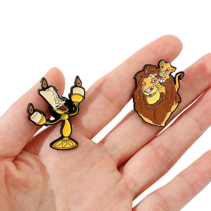 2 Pcs Cartoon The Lion King Brooch Creative Personality Mufasa Candle ...