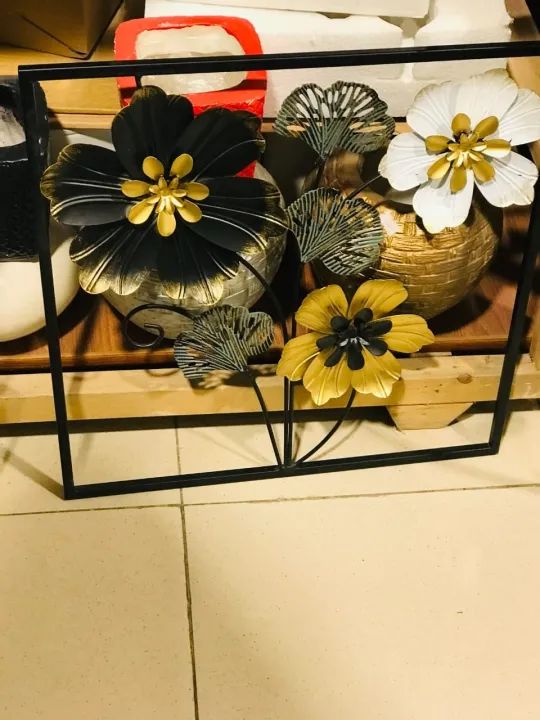 Elegant metal flower frame for home decor / Premium Vertical Metal ...