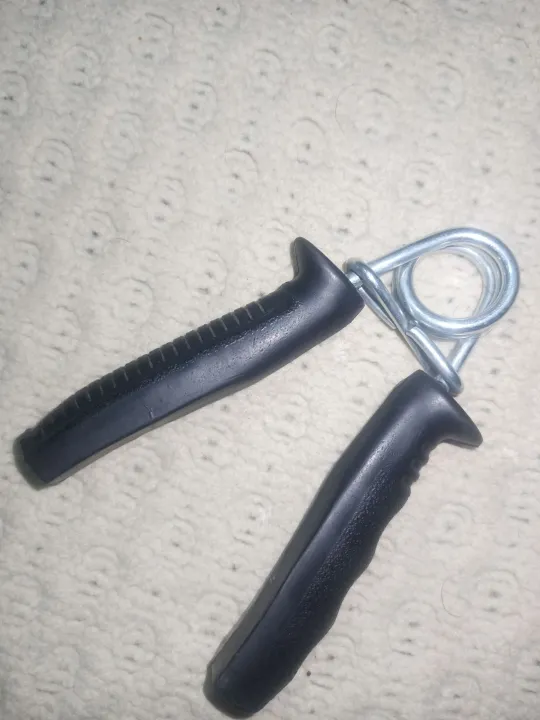 Hand gripper for strong Hands (Black) | Daraz.pk