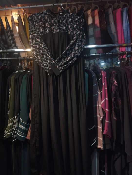 new design Dubai Cherry print Kochi burqa | Daraz.com.bd