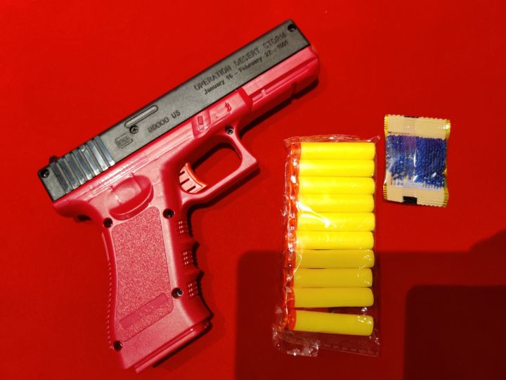 Glock Gun 2 in 1 50 Pcs Water Beads Gun Toy For Kids | Daraz.pk