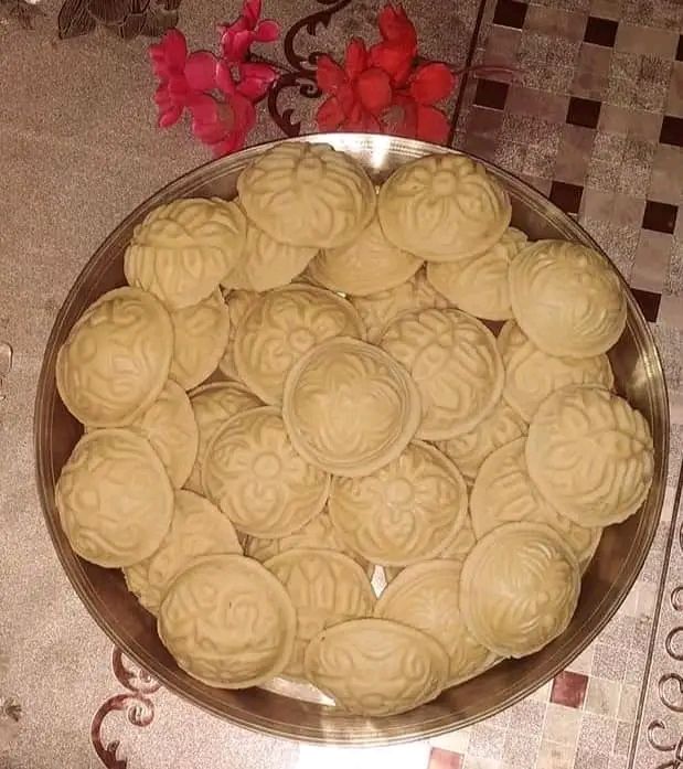 Milk Naru 10 pieces. (Made with Original Cow's Milk) + 2 Piece Free ...