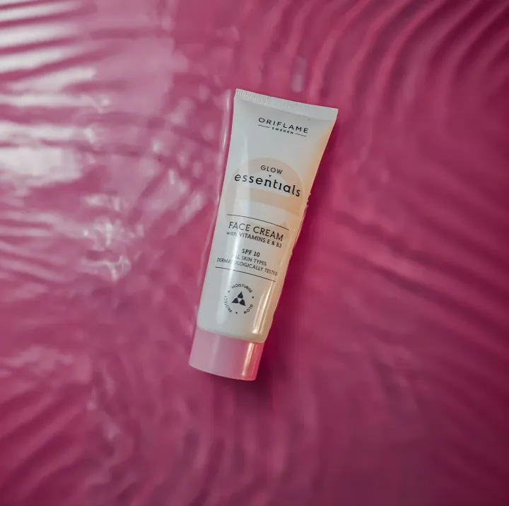 ORIFLAME | GLOW ESSENTIALS FACE CREAM WITH VITAMINES E & B3 | FOR GIRLS ...