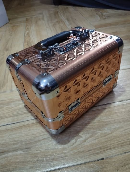 Hard and premium quality Vanity Box - Makeup Aluminium Box Medium Size ...