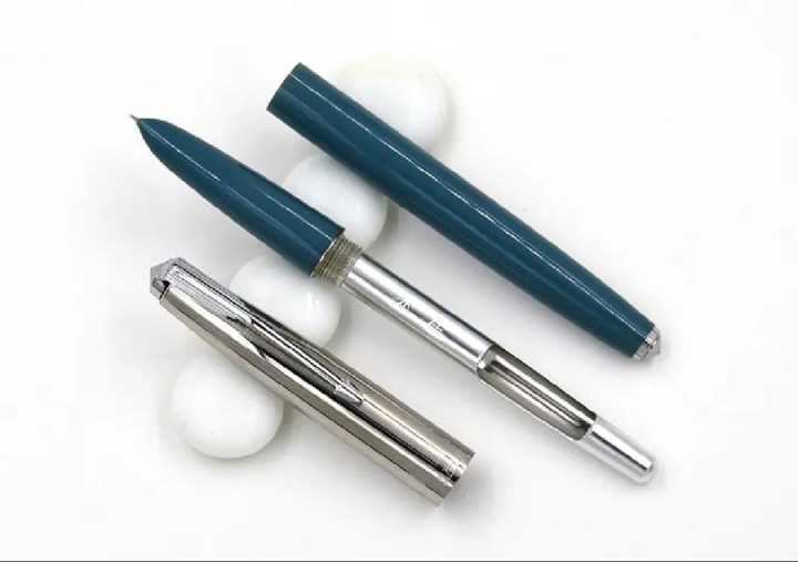 Ink pen wing sign (art no 612) old famous smoth pen mix colours | Daraz.pk