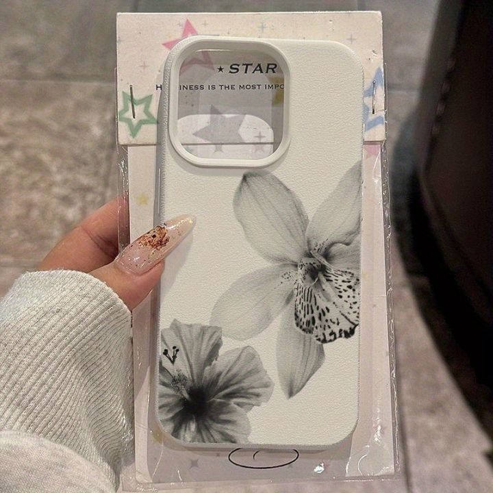 Creative black and white flower phone case, suitable for iPhone 17, 16 ...