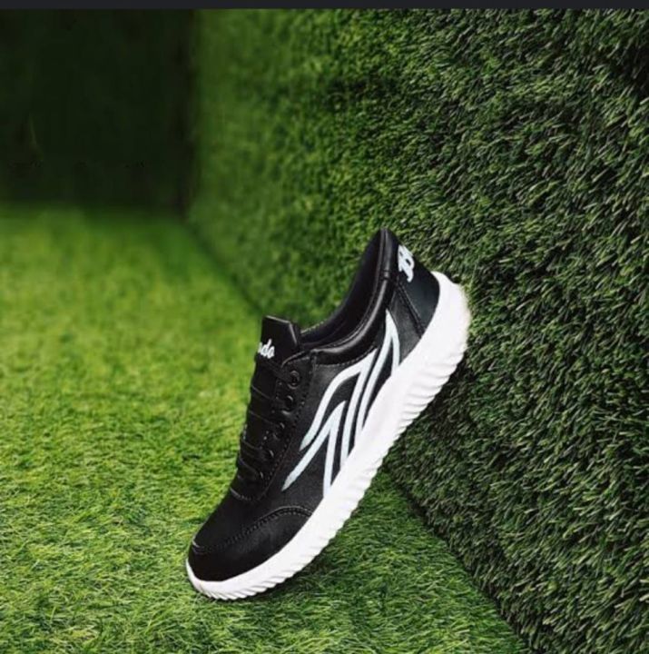 Water Smash - White sneakers for both men and women - Shoes for Men ...