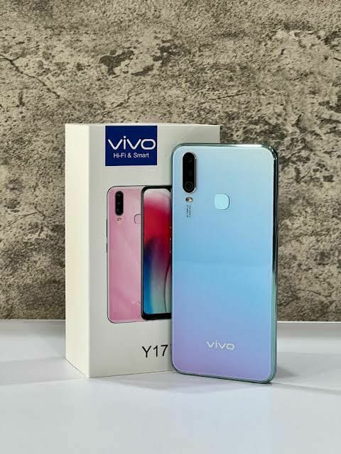 Y17 / 8GB + 256GB / DUAL SIM / PTA APPROVE/ COMPLETE BOX DEAL /CHARGER ...