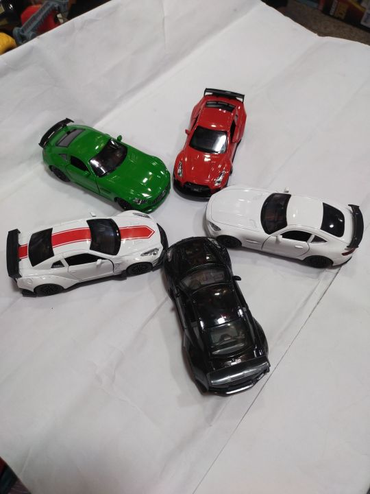Pull back Luxurious Super Car 2 Wheel Openable Door Die cast Metal Car ...