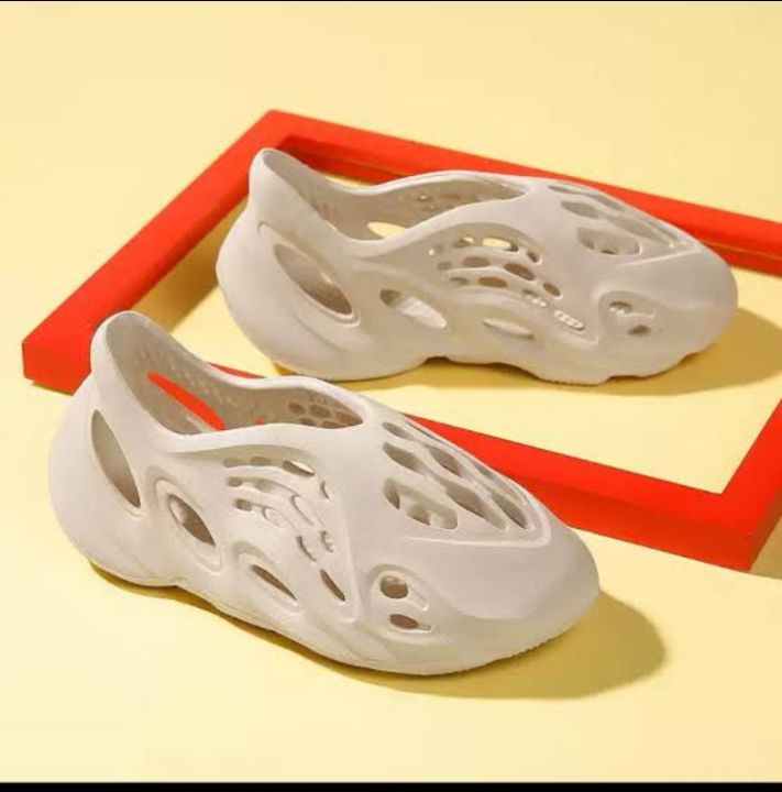 YEEZY Clogs by DELUXE Foam Runner Clogs & CROCKS for Mens | Daraz.pk