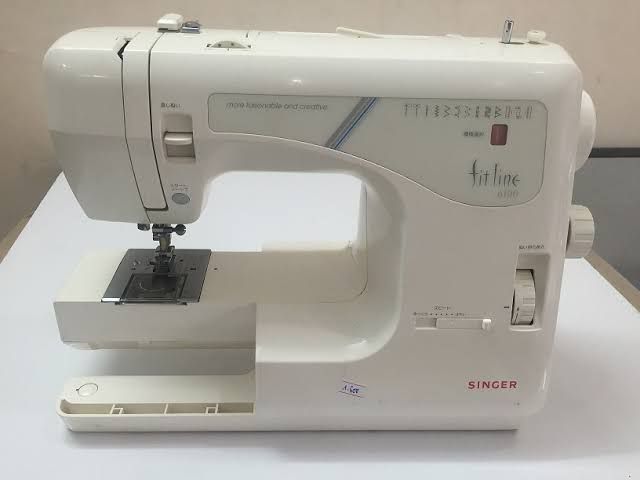Singer 6100 Sewing Machine | Daraz.pk