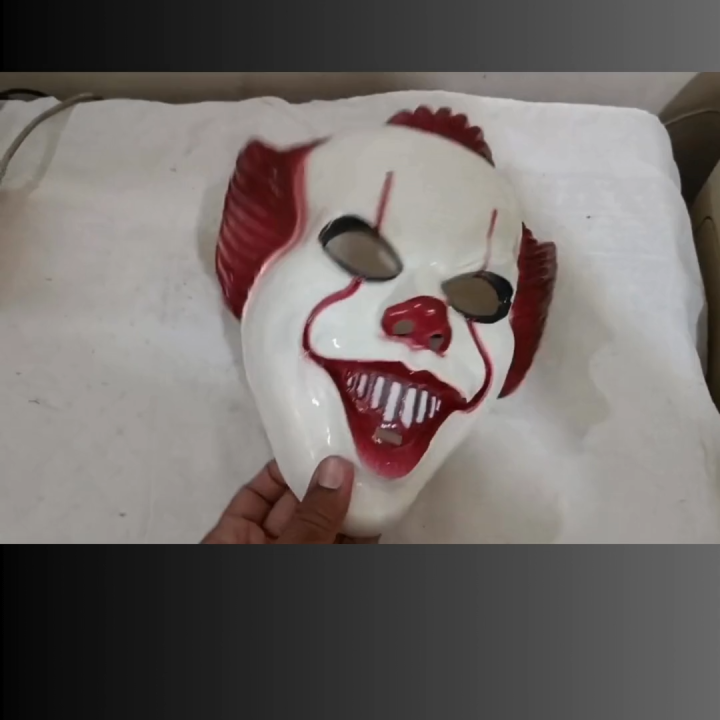 Scary Pennywise Halloween Clown Mask – Realistic Plastic Joker Mask for ...