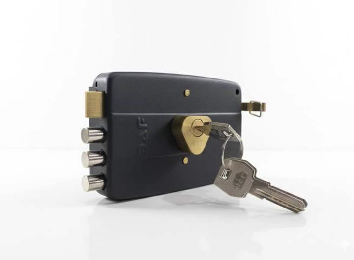 Strong Metal Gate Lock | Use for All Kinds of Gates | Weather Resistant ...