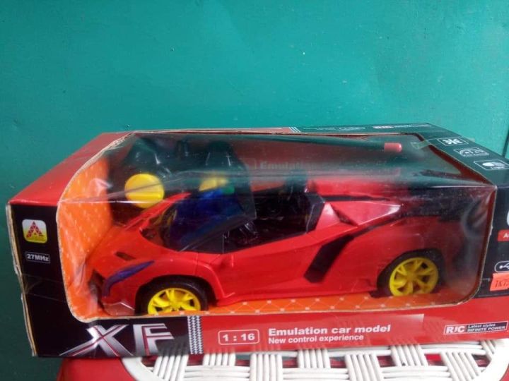 Remote Control Opening & Closing Doors Famous Winner Racing RC Car Die ...