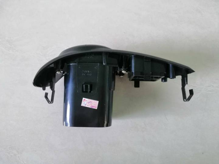 Isuzu D-MAX air vent 2500,3000, year 2007 Black (side) Rh (right) price ...