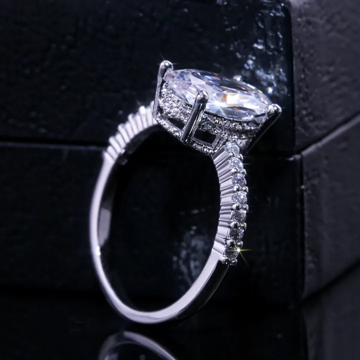 【User-friendly】 Huitan Oval Finger Ring Band Dazzling Brilliant CZ ...