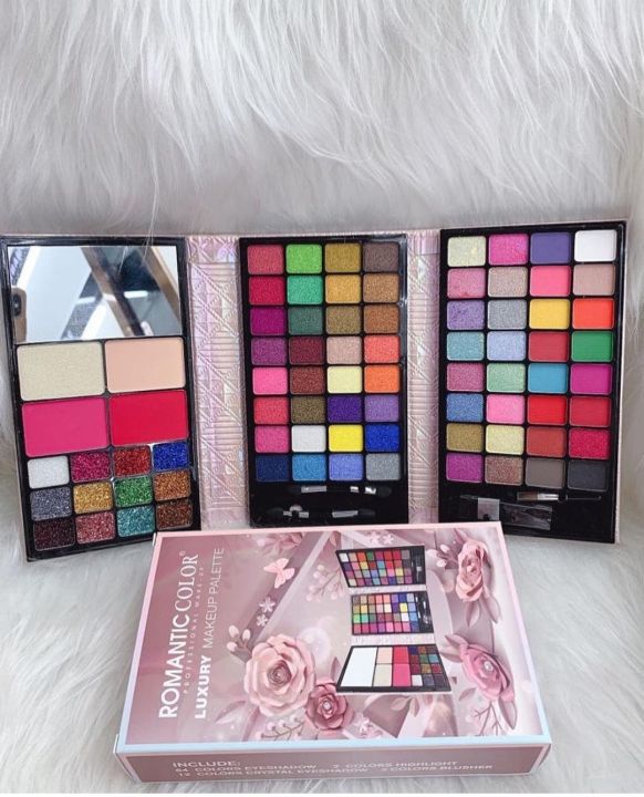 luxury Eyeshadow Kit | Daraz.pk