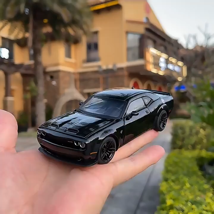 1:32 alloy dodge Challenger SRT sports car model diecast toy metal car ...