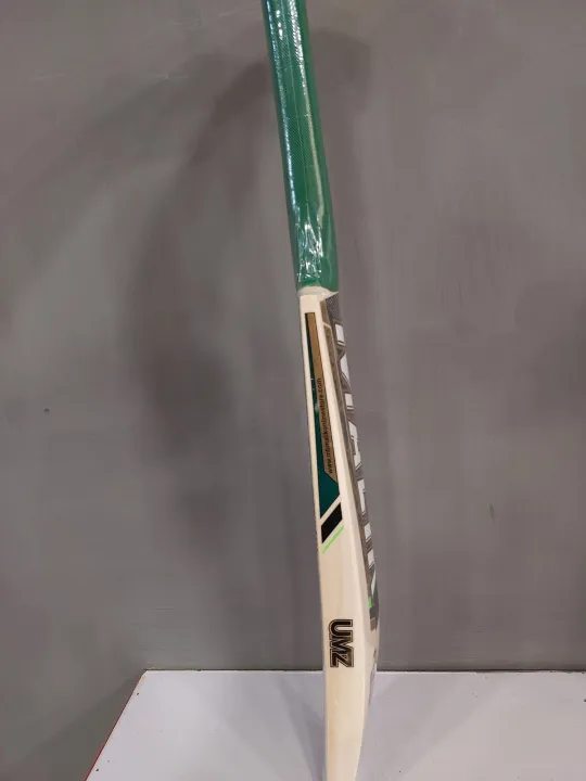 MB malik Bat player edition | Daraz.pk