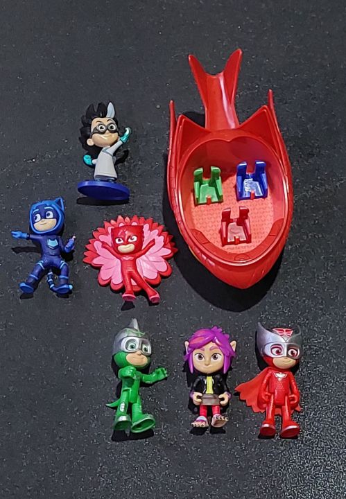 6 characters from PJ Masks, and PJ Masks Gekko-Mobile, a toy vehicle ...