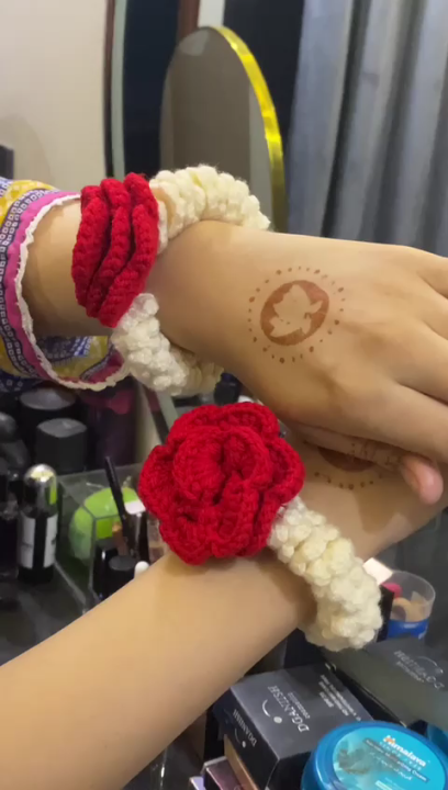 Crochet Gajray One pcs , Gajray for Girls , Crochet Rose Gajray for ...