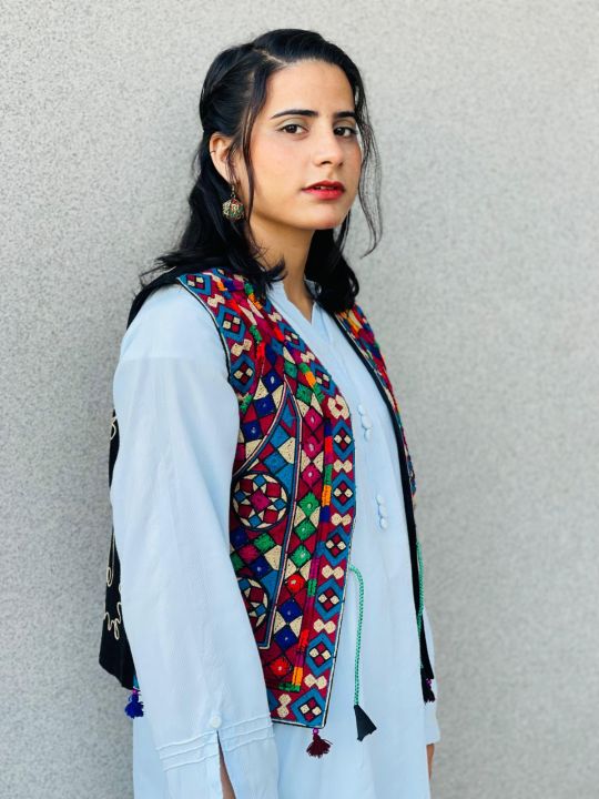 Pakistani Sindhi Traditional & Cultural Wear Embroidered Velvet Waist ...