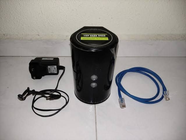 Dlink 850 | Used | Dual Band | Wifi Router | with adapter & Patch Cord ...