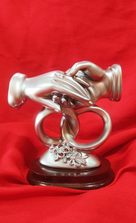 Couple Hand Statue | Daraz.com.np
