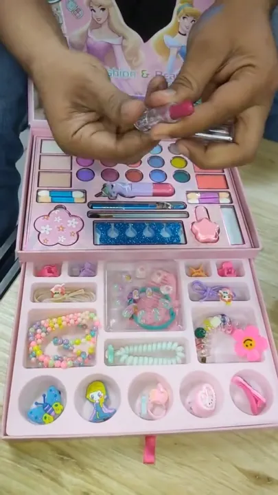 Makeup kit for girls Large Size Makeup Set For Girls Real Makeup set ...