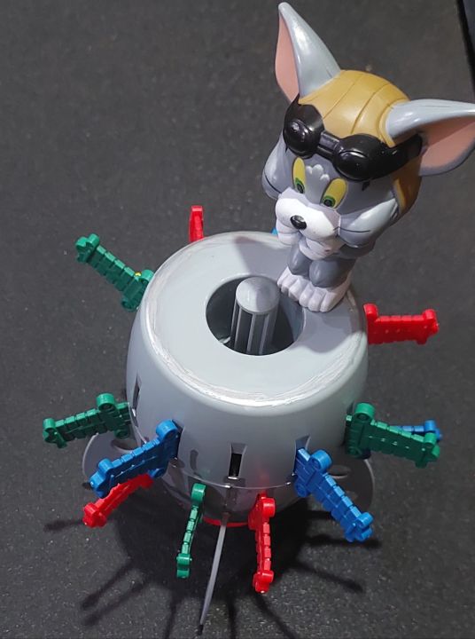 TOM AND JERRY POP UP GAME ( 1 TOM , 14 SWORDS, 1 FIDGET SPINNER TOY ...