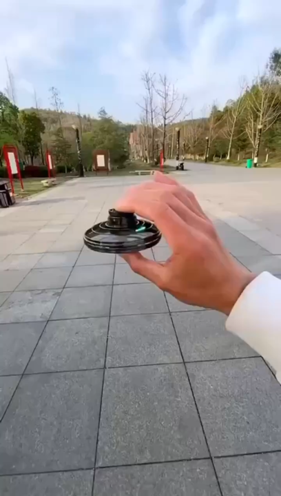 Rechargeable UFO Flying Fidget Spinner for Kids & Adults | Anti-Drop ...