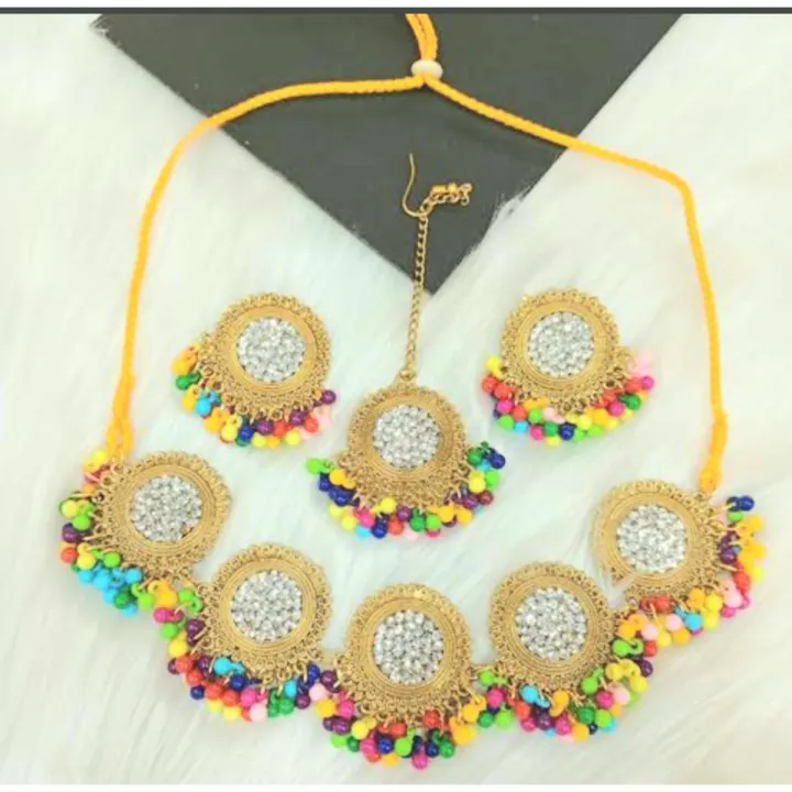 New tikli set mallti kalar white pator tikli set very beautiful set ...