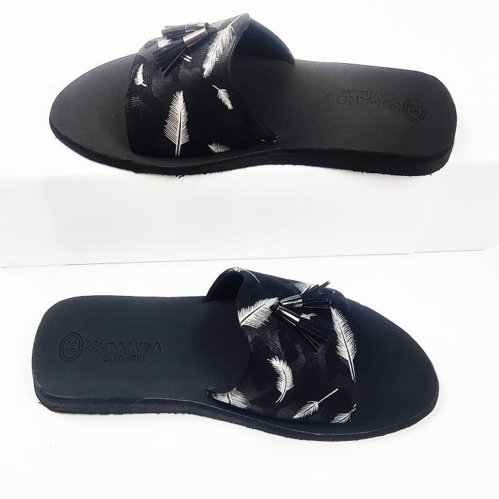 Fashionable New Trendy Black Blue Brown And Grey Color G PRINT Slipper ...