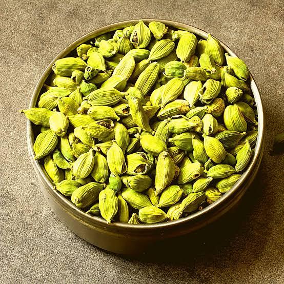 Green Cardamom (alachi) - 50 gm | Daraz.com.bd