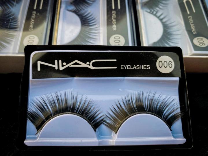 MAC COLOR EYELASH Product details of Natural looking lashes Easy to fit ...