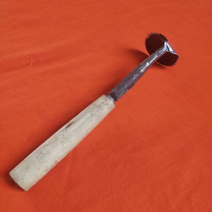 Coconut Cutter Scraper Shaver -Narikel Kurani (Wooden Handled) strong ...